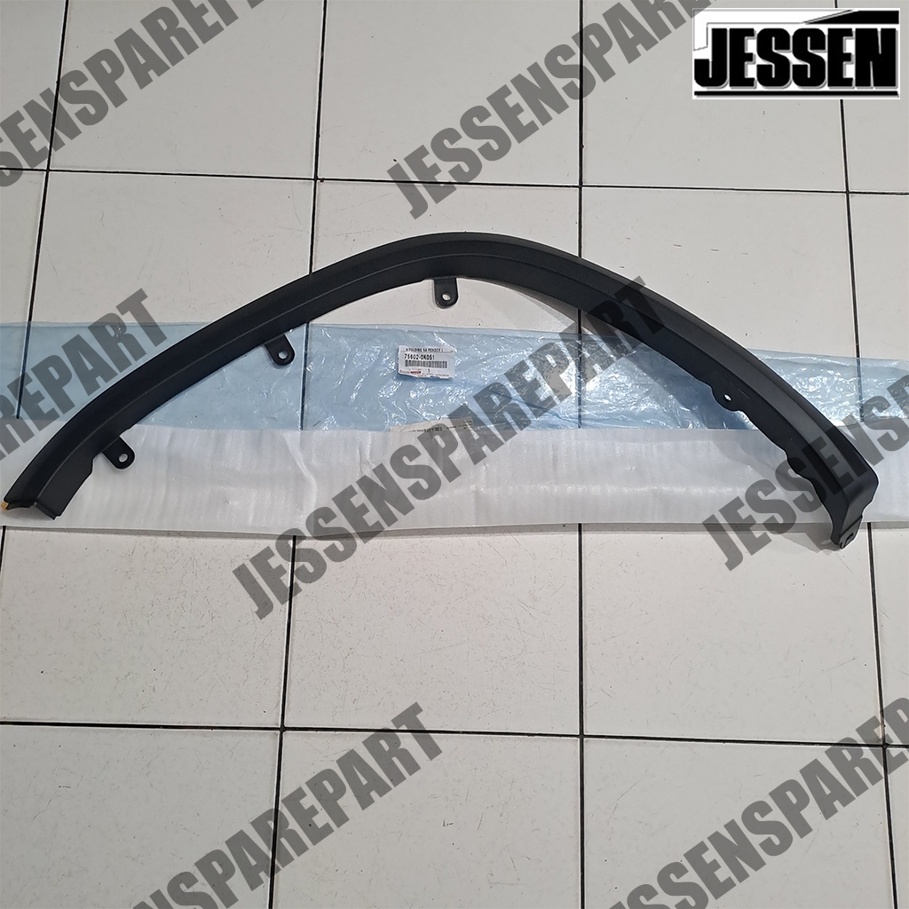 Jual Moulding Spoiler Fender Sayap Depan Kiri Fortuner Vrz original ...