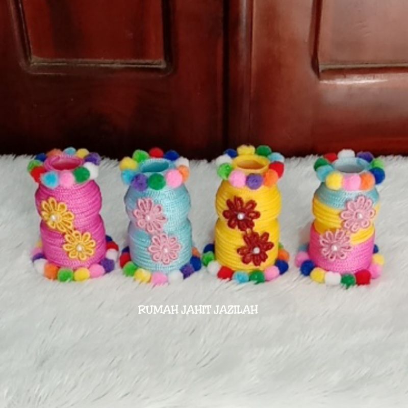 Jual kerajinan dari botol Yakult bekas / vas bunga dari botol yakult ...