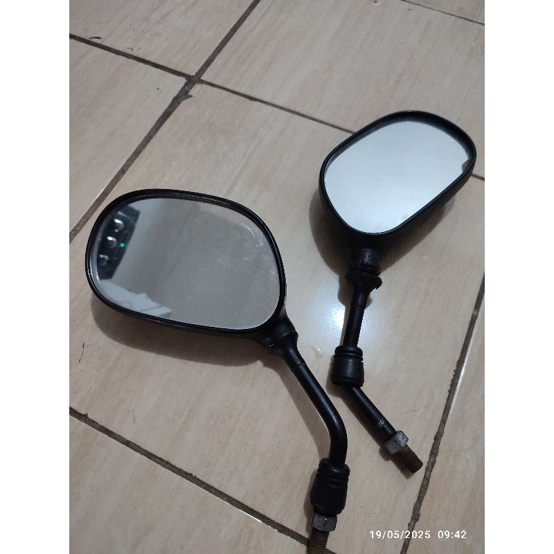 Jual Sepasang Spion ORIGINAL Yamaha Vixion Old Copotan - bekas pakai ...