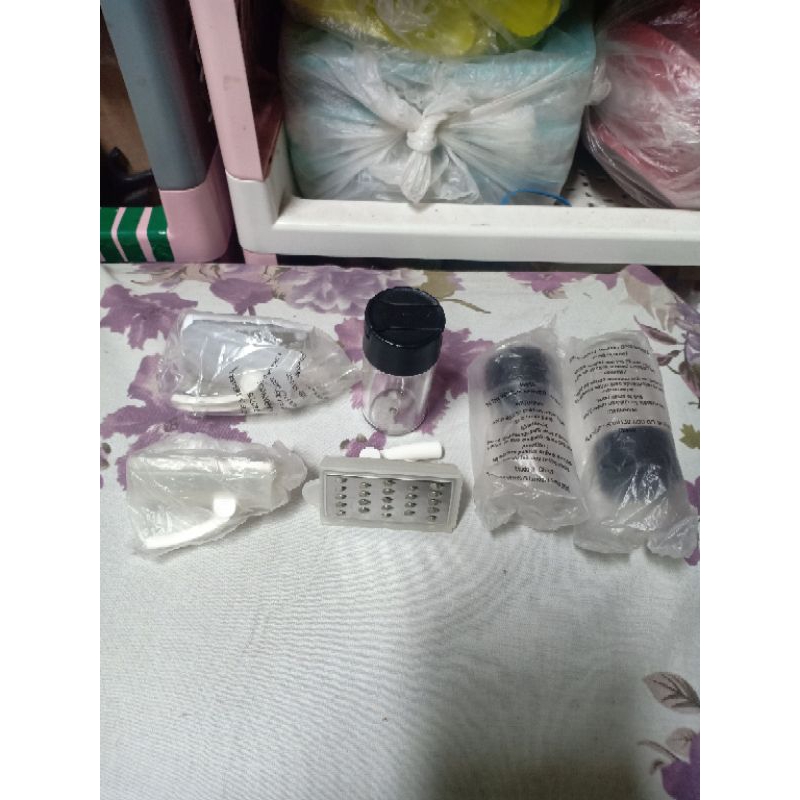 Jual MINI GRATER TUPPERWARE 1 PCS + FREE MINI BOTTLE KACA TUPPERWARE ...