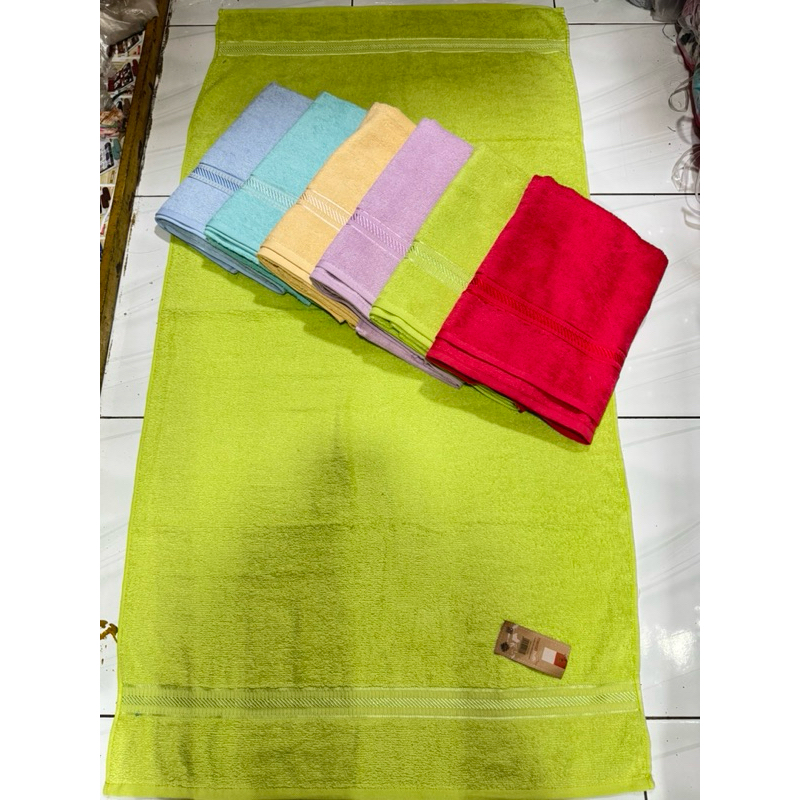 Jual Handuk Merah Putih 70x135CM | Shopee Indonesia
