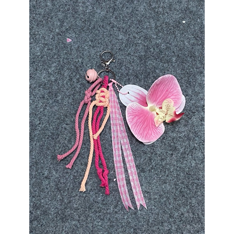 Jual Bagcharm simpel macrame || Bagcharm lucu anggrek macrame ll ...