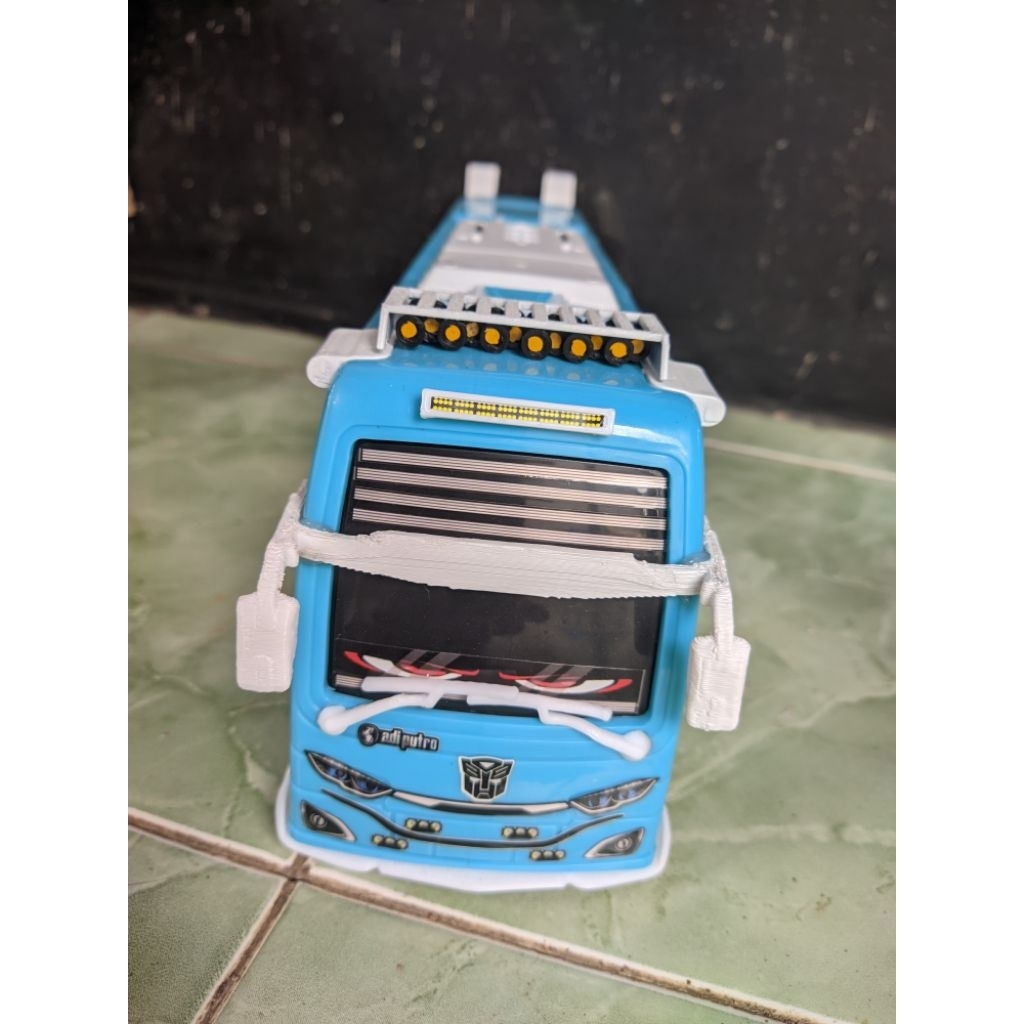 Jual miniatur bus rkc modif tipis alakadar 1unit bus rkc | Shopee Indonesia