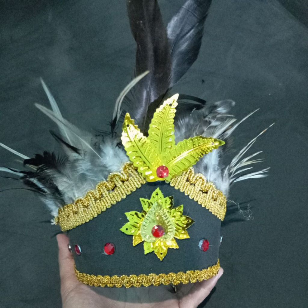 Jual MAHKOTA TOPI ADAT DAYAK KALIMANTAN DIBELAKANG ADA KEREKETANNYA ...