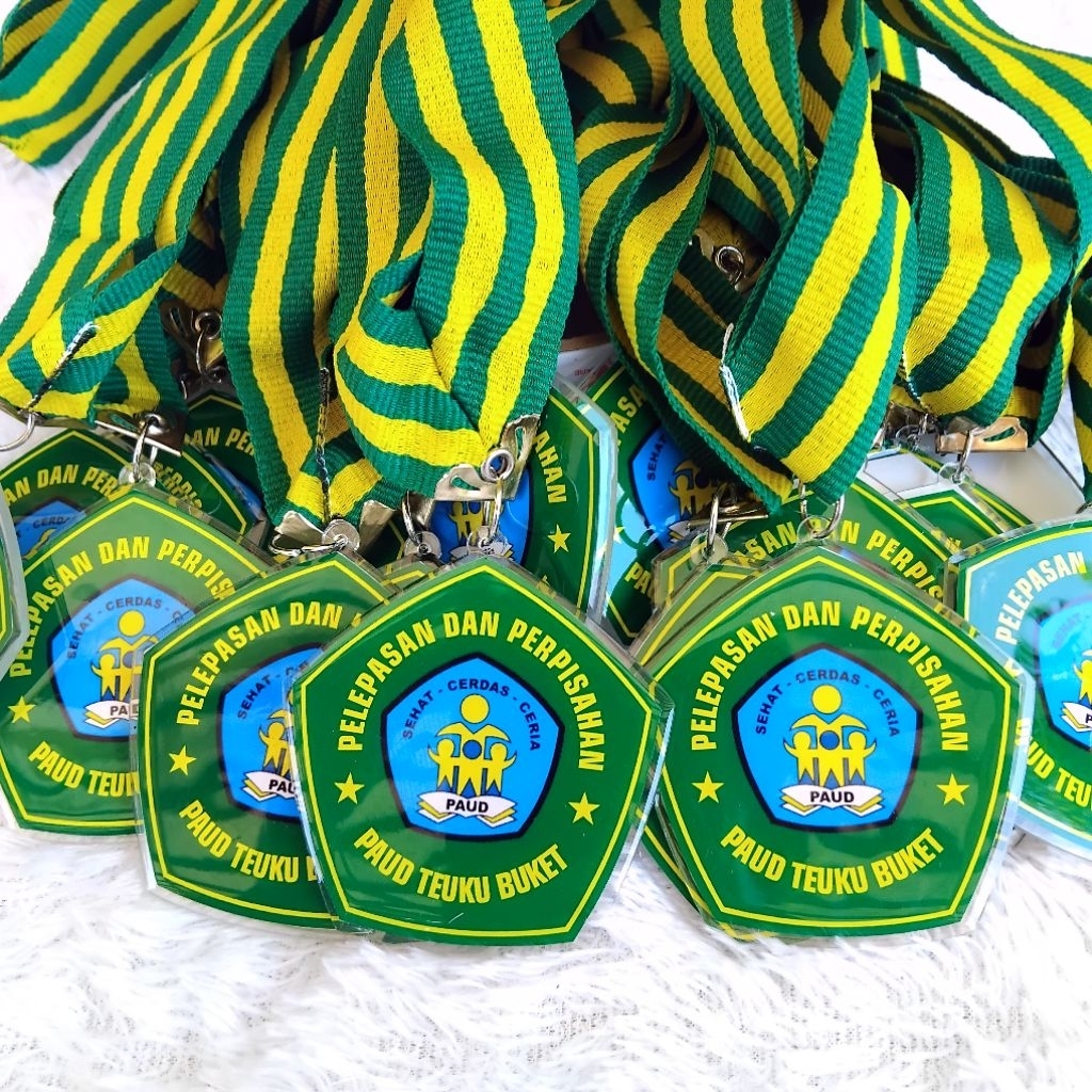 Jual MEDALI WISUDA AKRILIK RESIN | MEDALI CUSTOM MEDALI KELULUSAN LAPIS ...