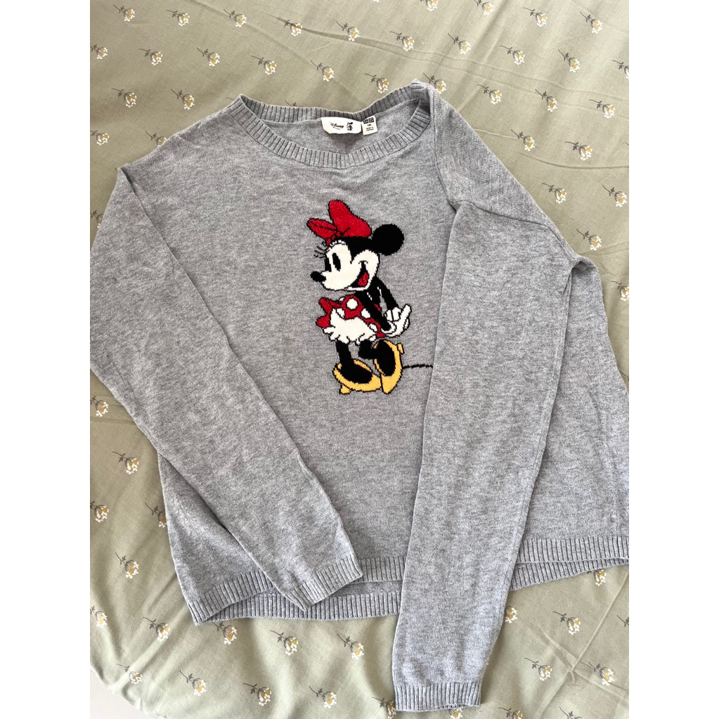 Jual swetaer abu uniqlo x disney | Shopee Indonesia