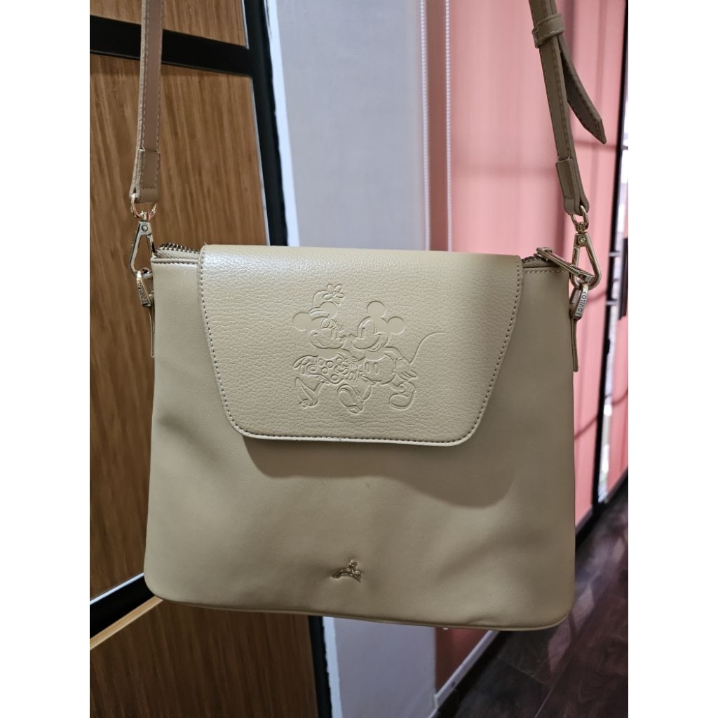 Jual ORI Preloved Limited Edition DISNEY Povilo Sling Bag | Shopee ...