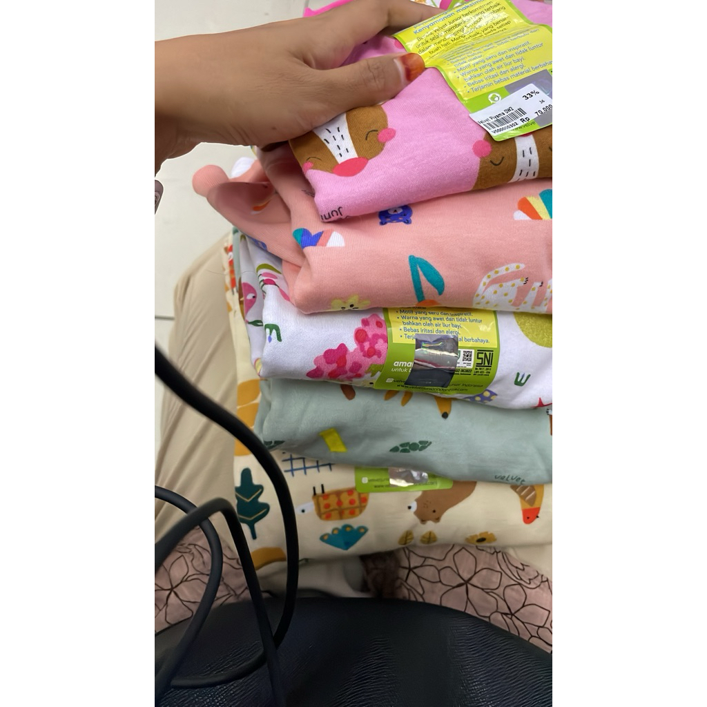 Jual velvet mba wiwi dan vivi | Shopee Indonesia