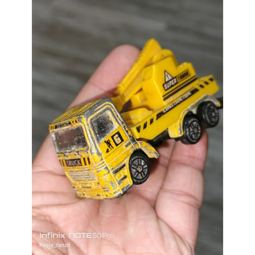 Jual DIECAST DIE CAST JUALAN MAINAN MOBILAN MOBIL TRUK TRUCK KUNING ...