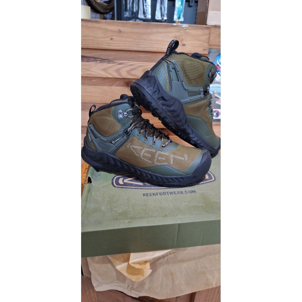 Jual KEEN NXIS Evo Mid Sepatu Gunung Hiking Waterproof Men | Shopee ...