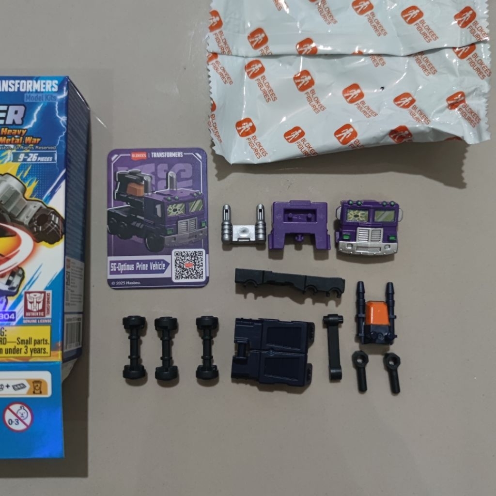 Jual Blokees Transformers Defender Wave 3 IDW SG Optimus Prime Vehicle ...