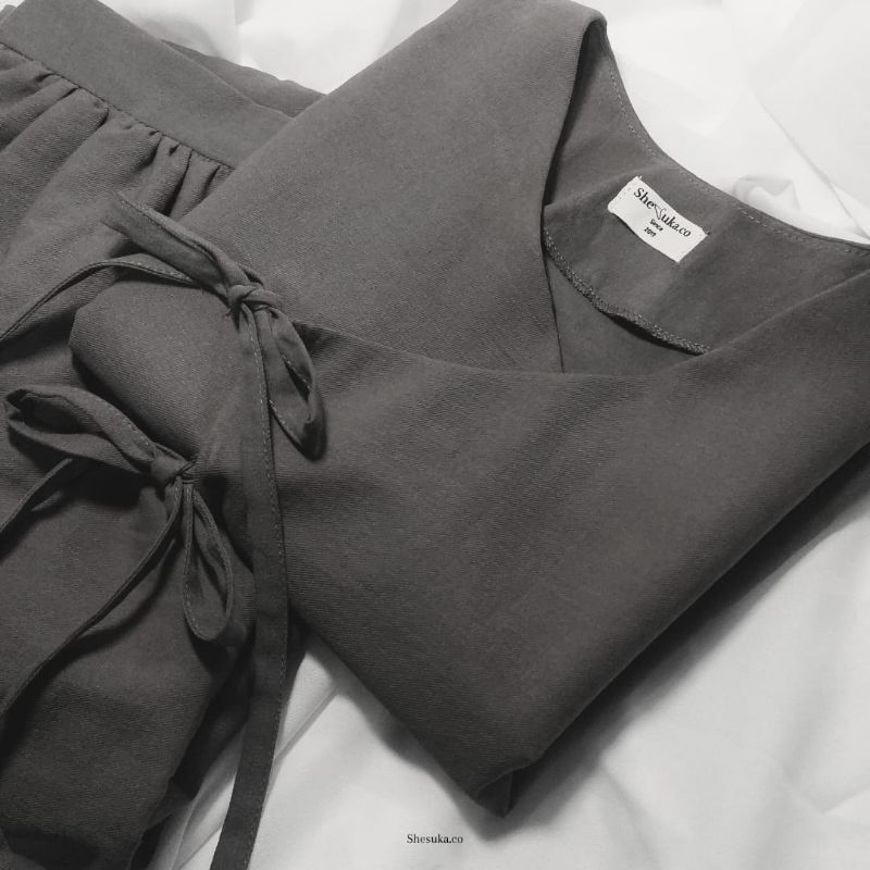 Jual Shesuka - One set Vest Rok linen One set Lily | Shopee Indonesia