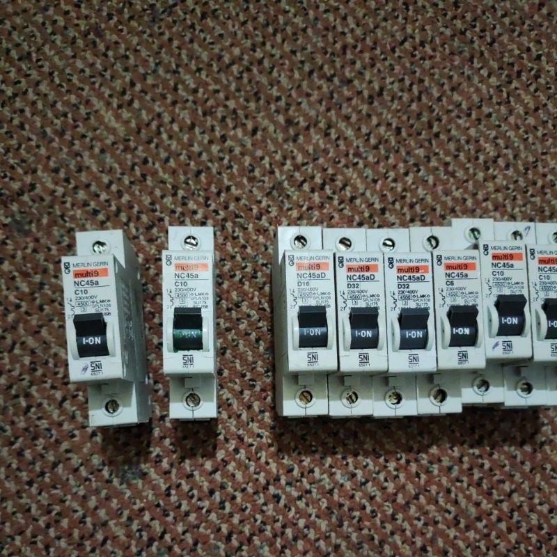 Jual MCB 1P Merlin Gerin multi9 NC45a/NC45aD bekas | Shopee Indonesia