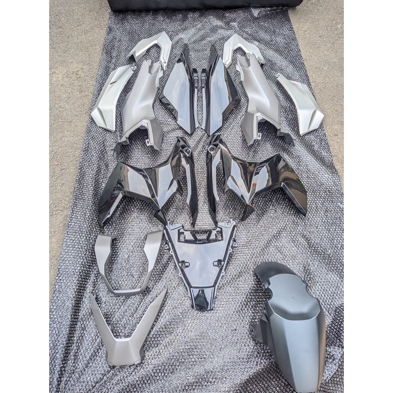 Jual Full Set Body ADV 160 K0W Baru Original Honda Warna Hitam Glosy ...