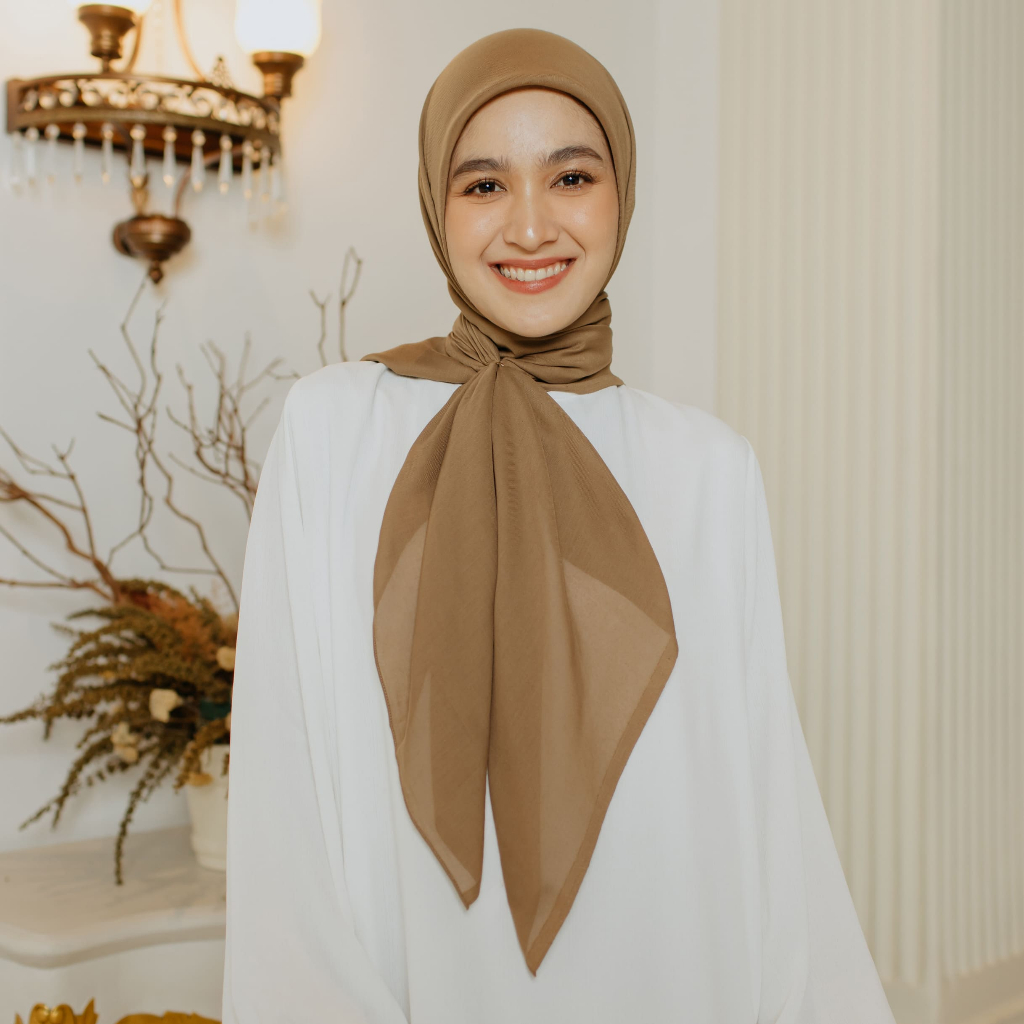 Jual Lozy Hijab - Voal Signature Square Lozy X Cut Syifa (Hijab Segiempat Unfinished Bahan Voal ...