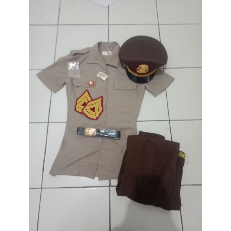 Jual BUAT FASHION SHOW/KARNAVAL!!! PAKET 1 LENGKAP PDH AKPOL, CELANA ...