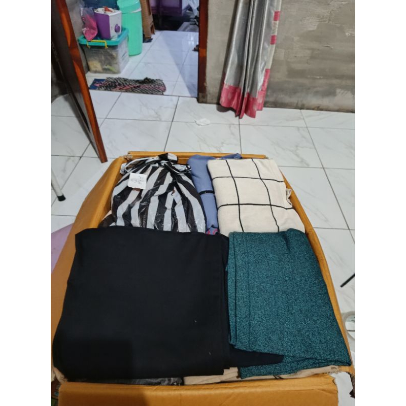 Jual Proloved Baju & Second Thrift | Shopee Indonesia
