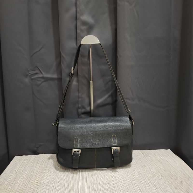 Jual Issac Long Shoulder Bag Kulit Asli in Black | Shopee Indonesia