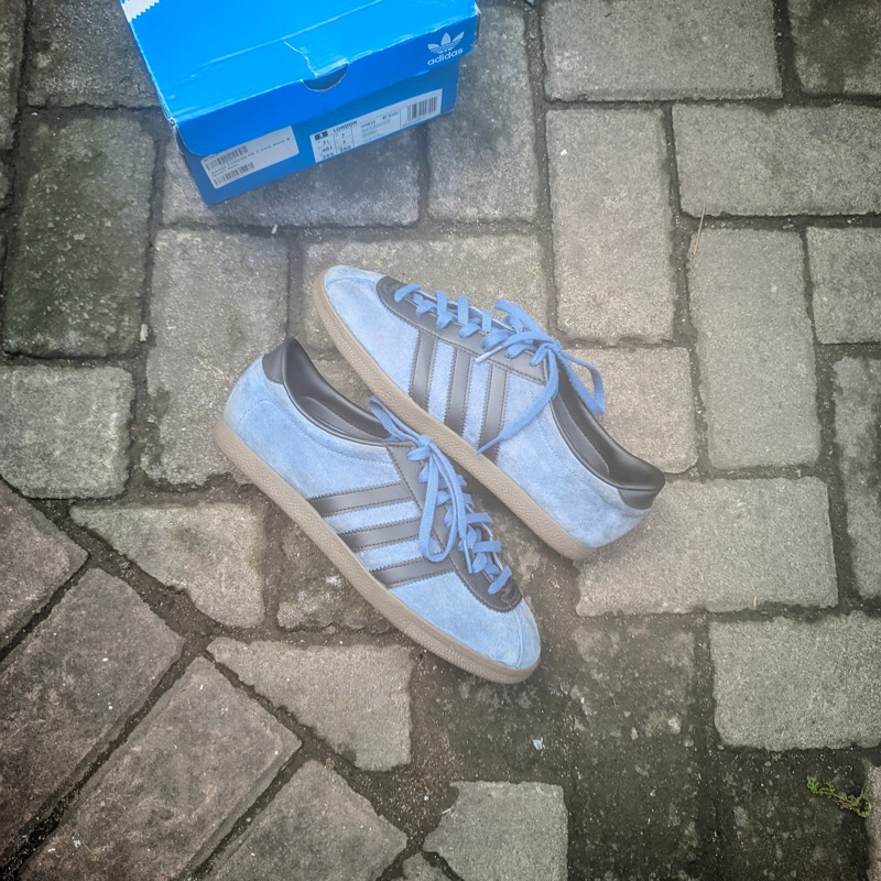 Jual sepatu biru hitam | Shopee Indonesia