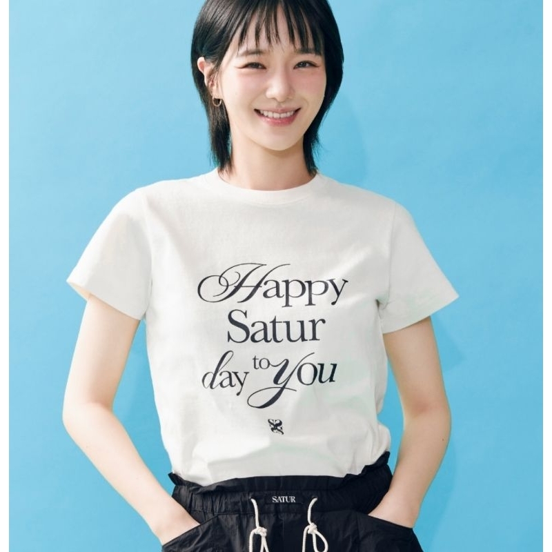 Jual Happy Saturday Typo Graphic T-Shirt | Shopee Indonesia