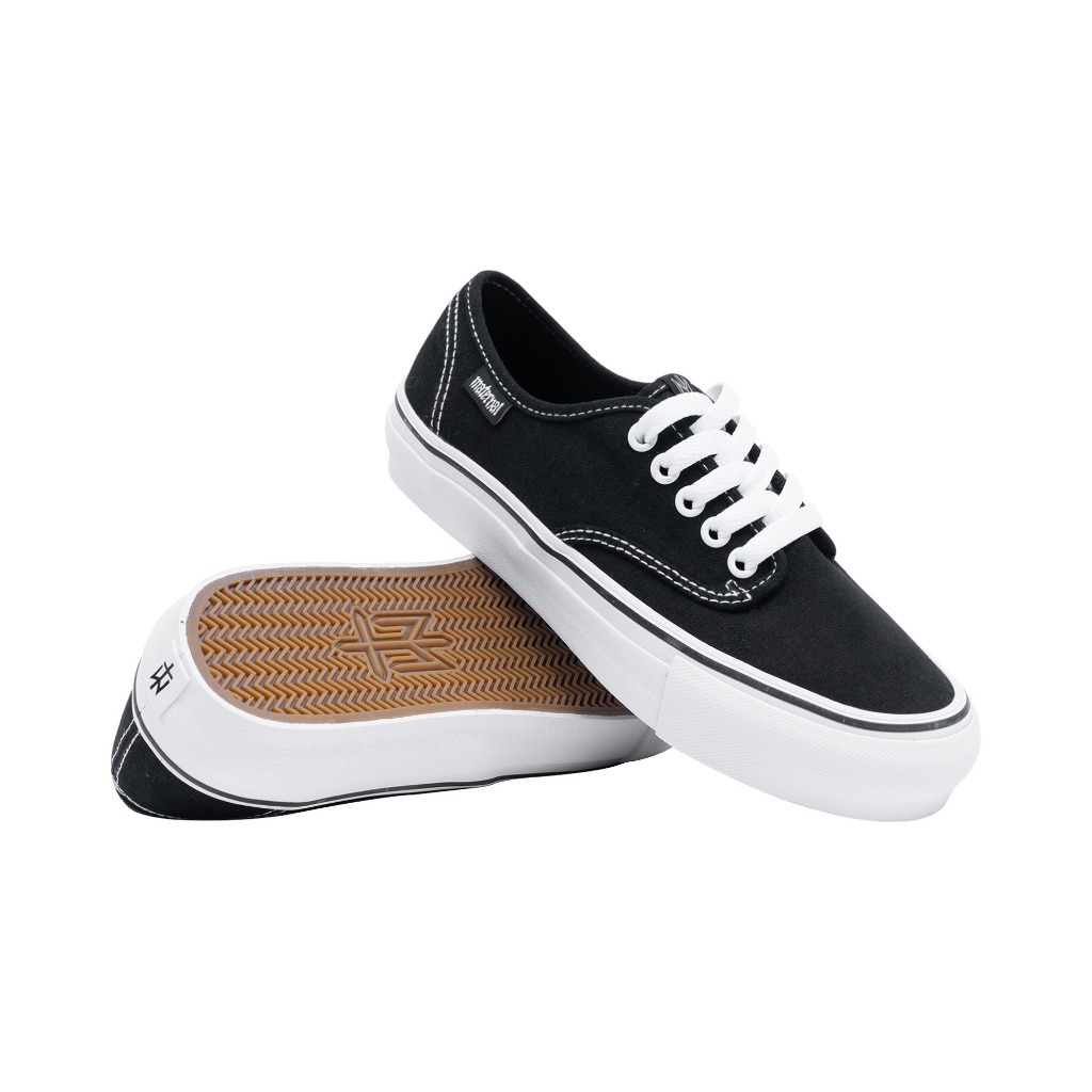 Jual FUGHAZ BW MATERNAL DISASTER FOOTWEAR SEPATU SNEAKERS | Shopee ...