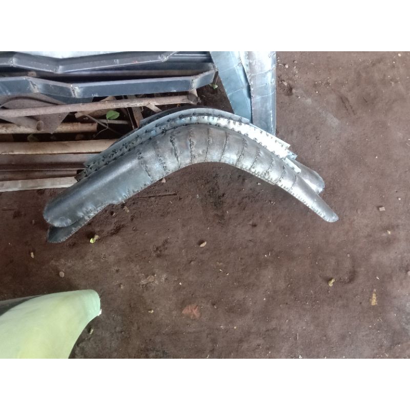 Jual Slebor elf macan nmr masih kalengan plat besi | Shopee Indonesia