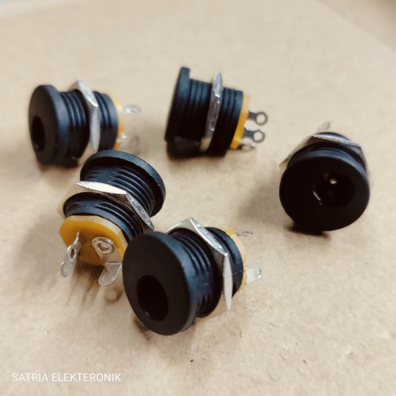 Jual Socket Soket DC Bulat Female Jack DC Power jack 5.5mm x 2.1mm Mounting + Nut | Shopee Indonesia