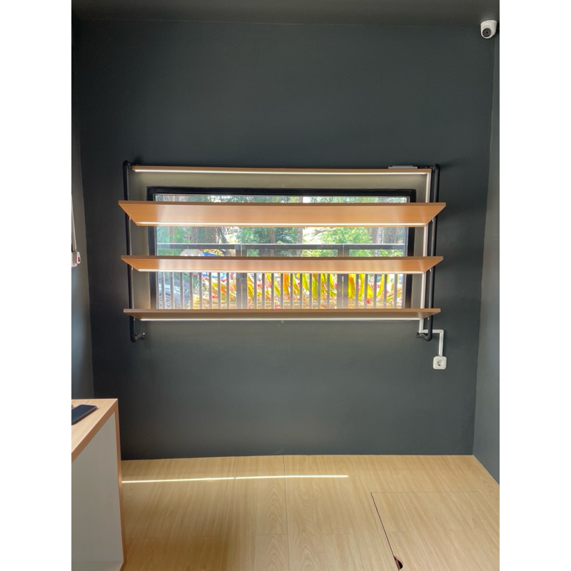 Jual Hambalan Ambalan Kayu rangka besi dengan lampu untuk toko rumah ...