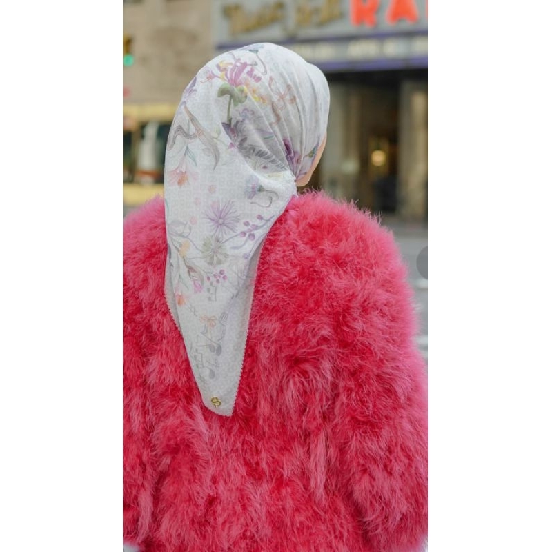 Jual AS IS buttonscarves Nada series 2.0 (harpa putih) | Shopee Indonesia