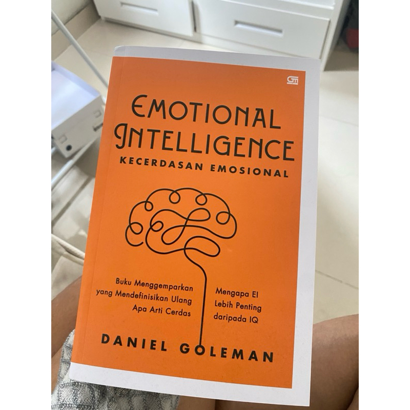 Jual Preloved buku Emotional Intelligence by Daniel Goleman | Shopee Indonesia