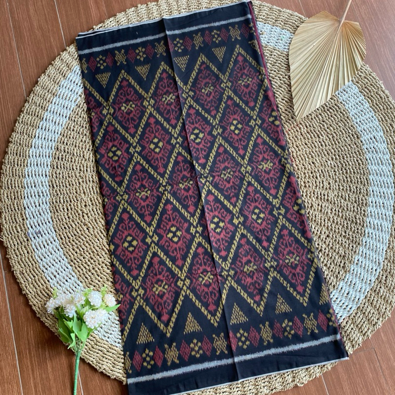 Jual KAIN TENUN ENDEK KHAS BALI MOTIF PATRA HITAM MARUN GOLD GRINGSING ...
