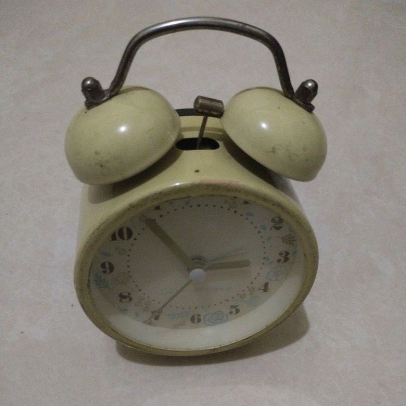 Jual Jam weker klasik jadul vintage cocok untuk display | Shopee Indonesia