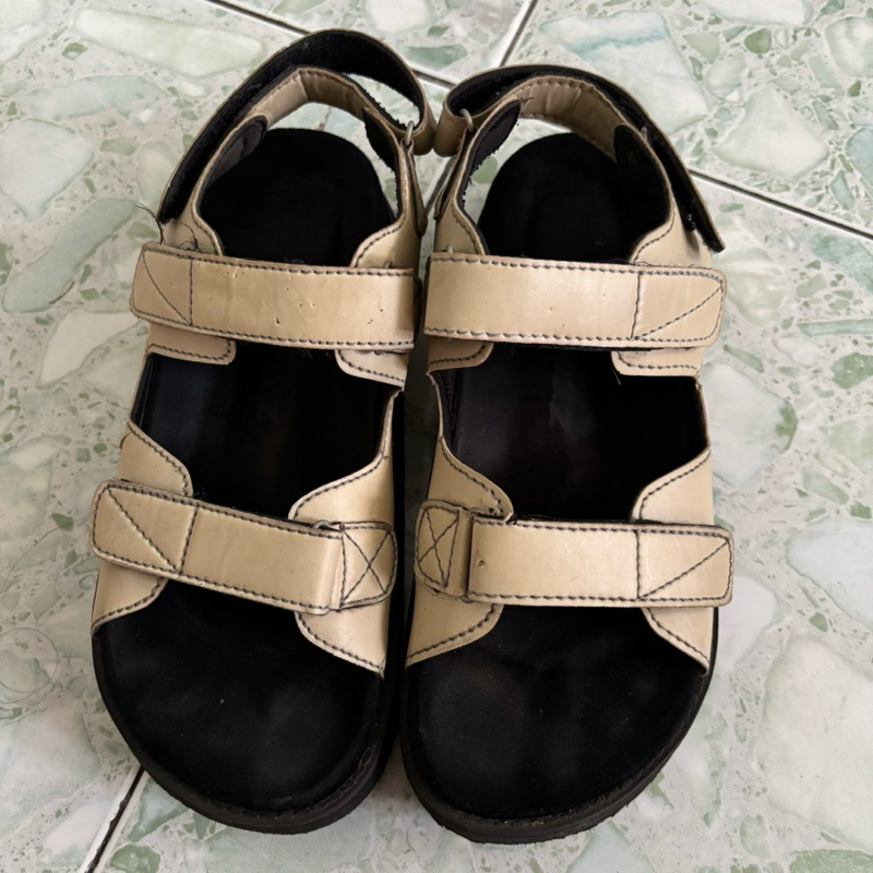 Jual Atozz Sandals (PRELOVED) | Shopee Indonesia
