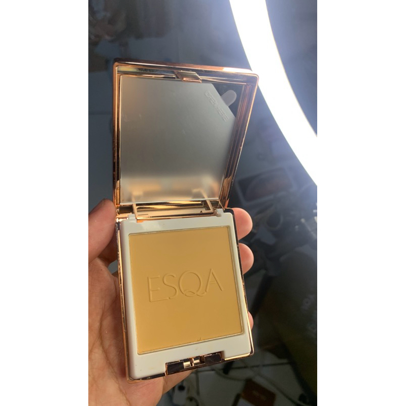 Jual Esqa flawless powder foundation Caramel | Shopee Indonesia