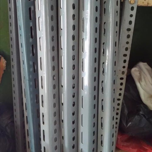 Jual Tiang besi siku lubang tiang rak besi besi penyangga rak | Shopee ...