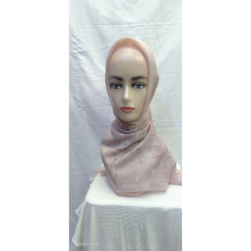 Jual jilbab motif bunga warna pink | Shopee Indonesia
