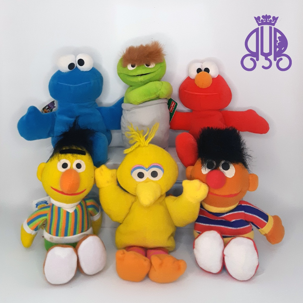 Jual Boneka karakter Sesame Street | Elmo | Cookie monster | Oscar ...
