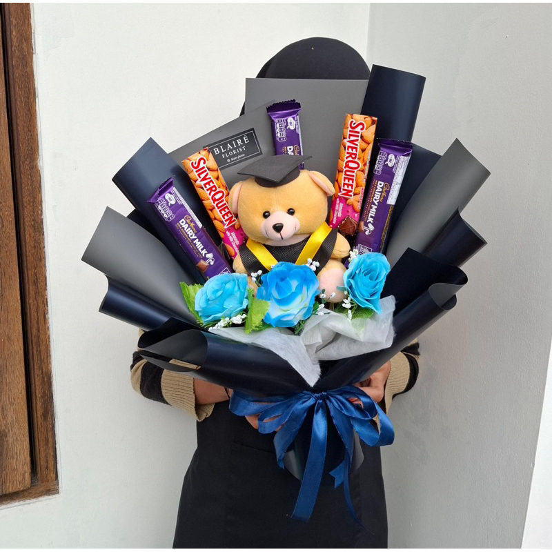 Jual BUKET BONEKA WISUDA COKELAT CADBURY DAIRY MILK & SILVERQUEEN ...