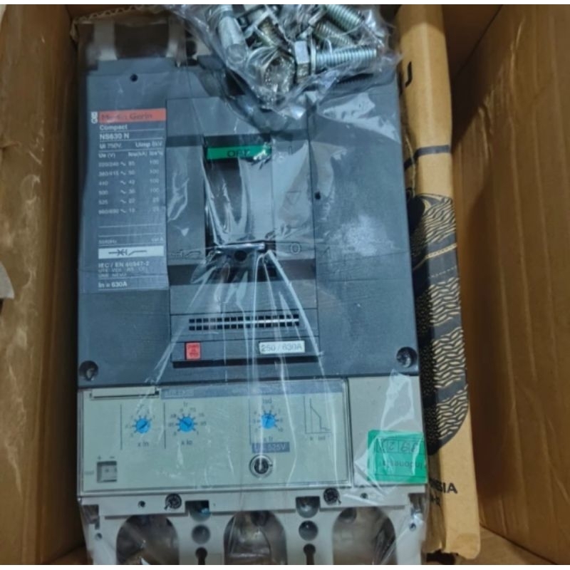 Jual Mccb NS 630N Merlin Gerin 630A3Phase | Shopee Indonesia