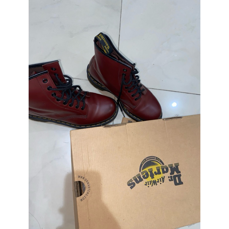 Jual Dr.martens 1460 SLIP RESISTANT LEATHER LACE UP BOOTS (second)(women) | Shopee Indonesia