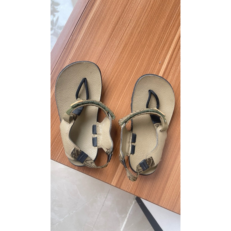 Jual preloved pyopp tapak barefoot flip flops pine | Shopee Indonesia