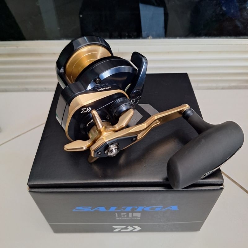 Jual Reel Daiwa Saltiga 15L Handle kiri | Shopee Indonesia