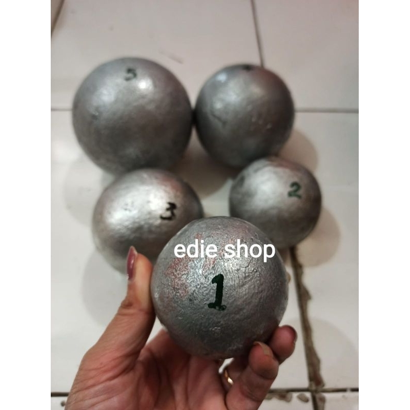 Jual Bola Tolak Peluru/ Bola Besi Tolak Peluru 1kg (1pcs) | Shopee ...