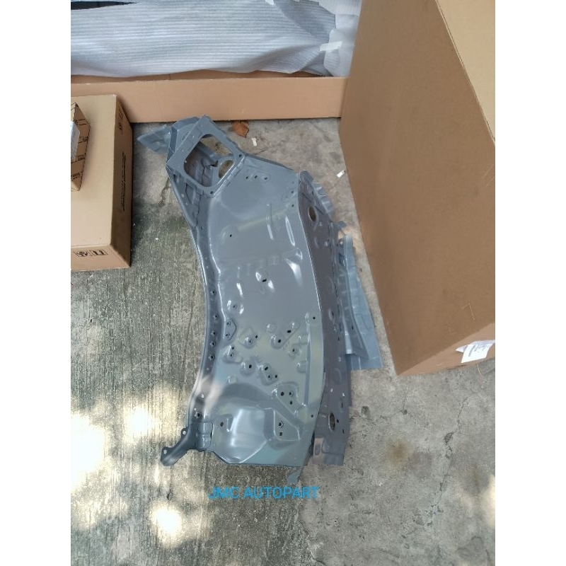 Jual apron Afron fender Innova reborn original Toyota -kiri | Shopee ...
