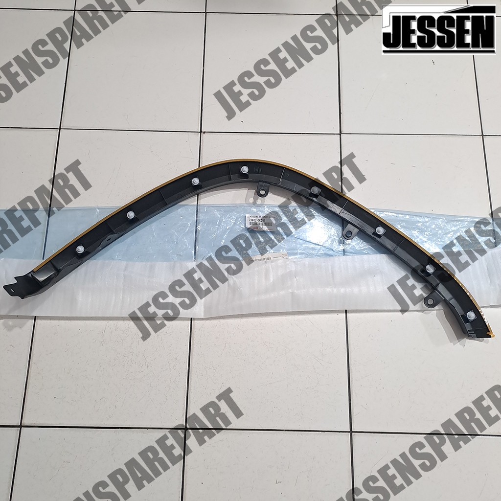 Jual Moulding Spoiler Fender Sayap Depan Kiri Fortuner Vrz original ...