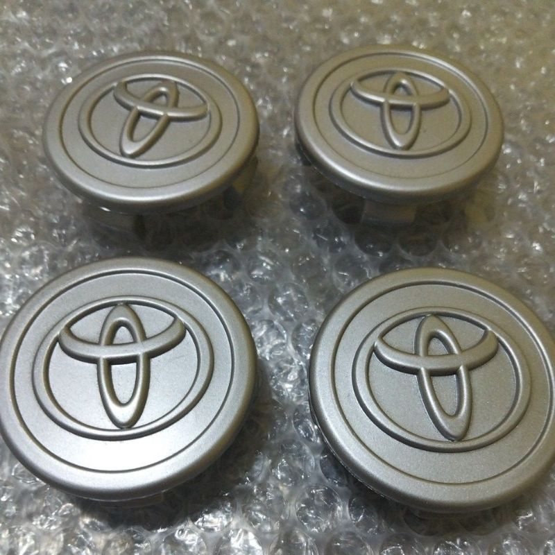 Jual DOP RODA TUTUP VELG TOYOTA INNOVA THN 2005 -2015 DIAMETER 6,2 CM ...