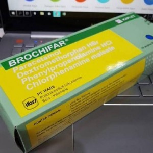 Jual Brochifar 𝟏 𝐊𝐎𝐓𝐀𝐊 𝐈𝐒𝐈 𝟏𝟎𝟎 𝐊𝐀𝐏𝐋𝐄𝐓 - Meredakan Demam, Batuk dan ...