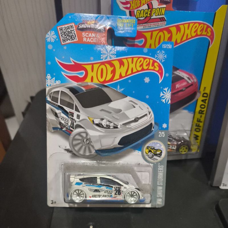 Jual Hot Wheels '12 Ford Fiesta White Snow Stormers Putih Snowflake ...