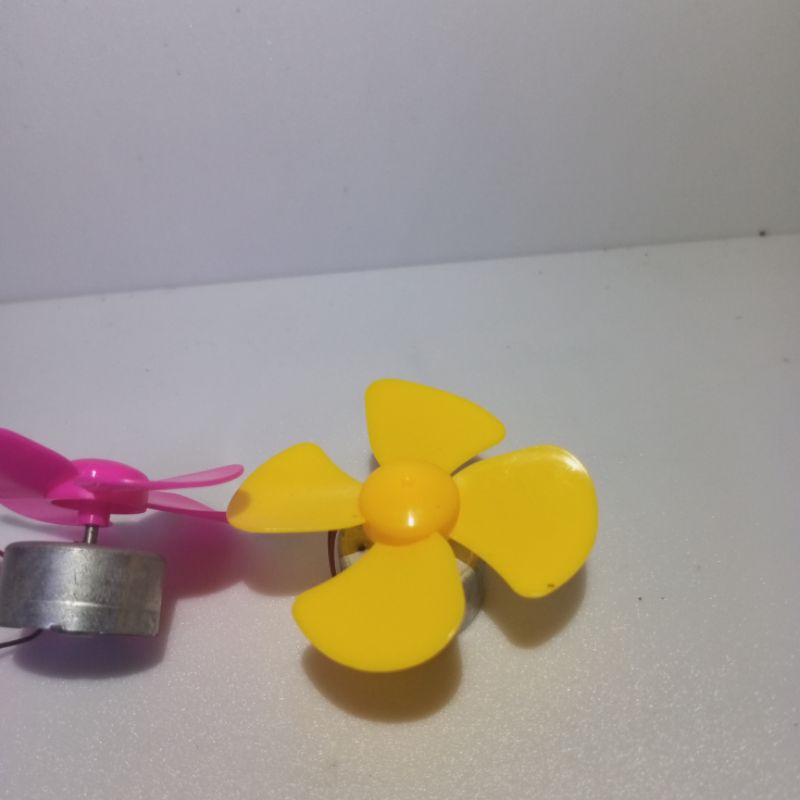 Jual dinamo DC motor+ baling baling kipas 5,5cm 5-12volt | Shopee Indonesia