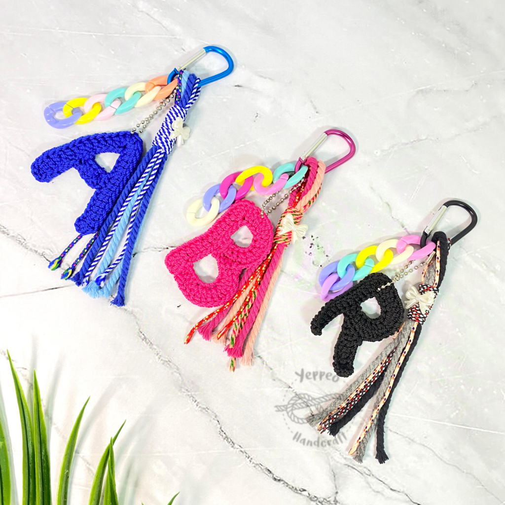 Jual BAG CHARM HURUF ABJAD CUSTOM Macrame Keychain Carabiner Tali Tas ...